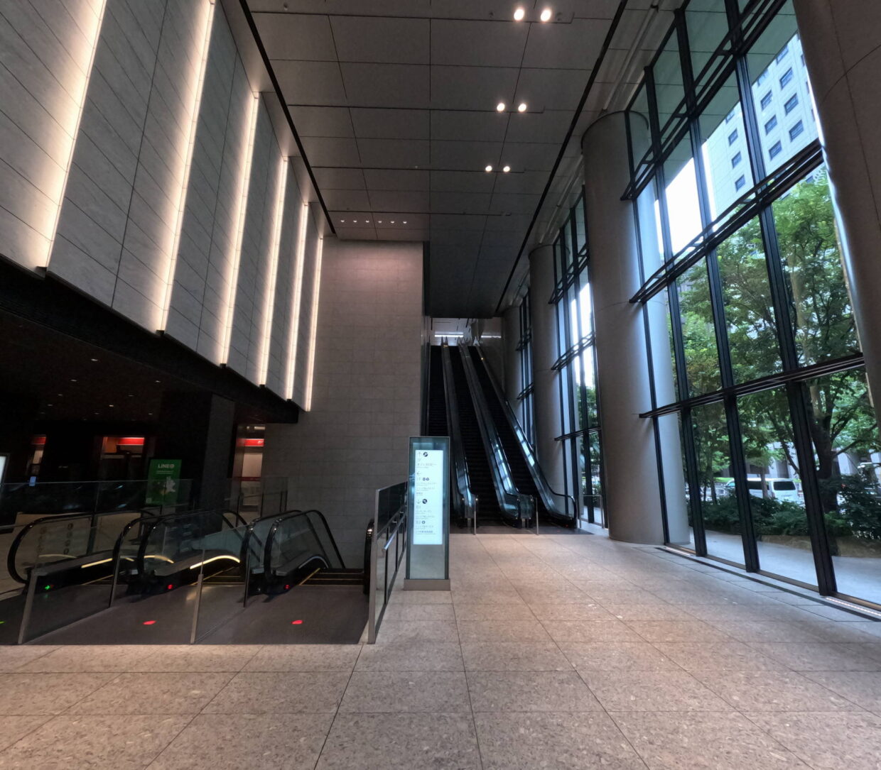 464 大手町プレイス | TOKYO ESCALATOR